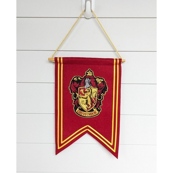 Warner Bros. | Wall Decor | Wizarding World Of Harry Potter Gryffindor ...
